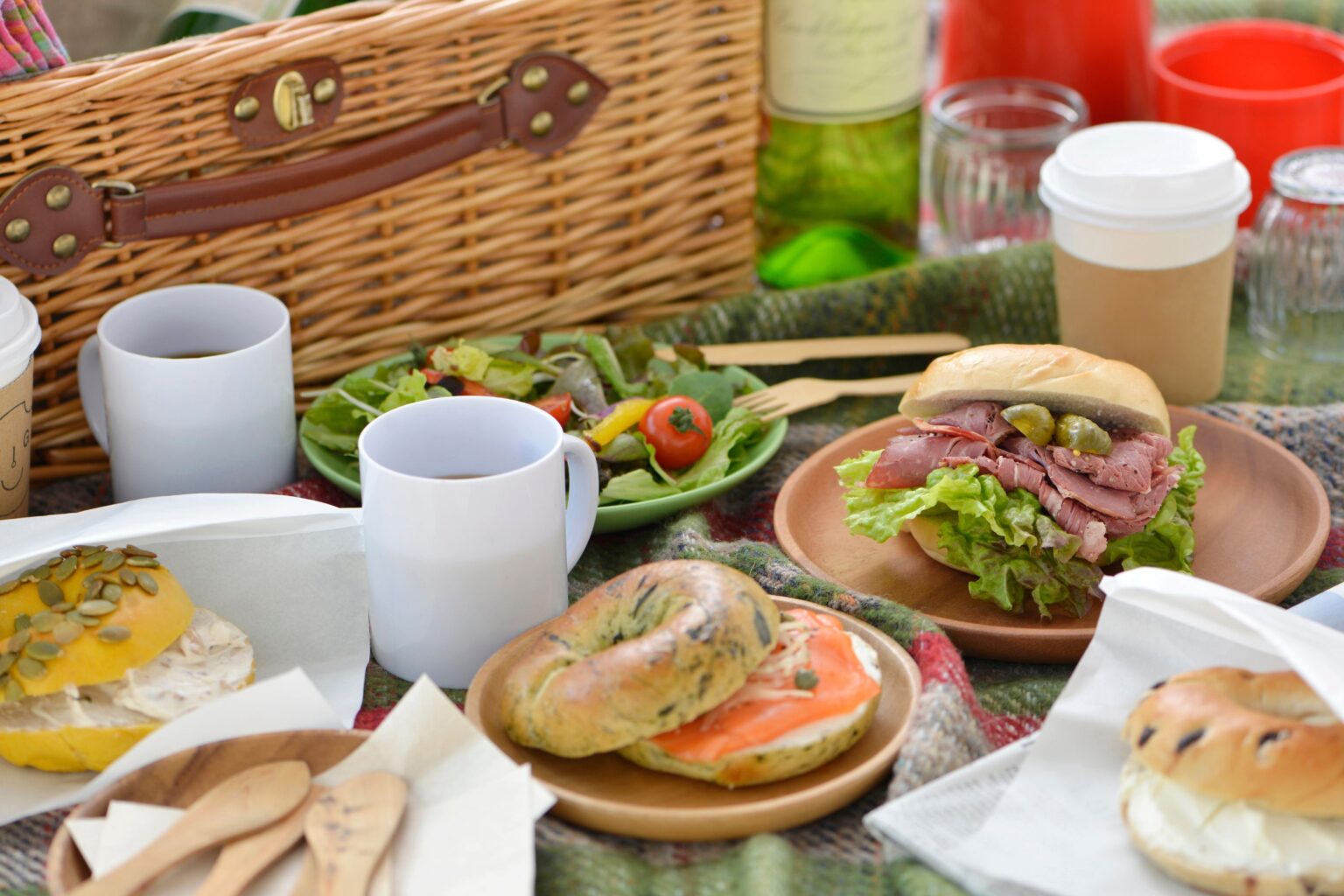 Top 10 Picnic Foods: Best Portable & Delicious Picnic Snacks
